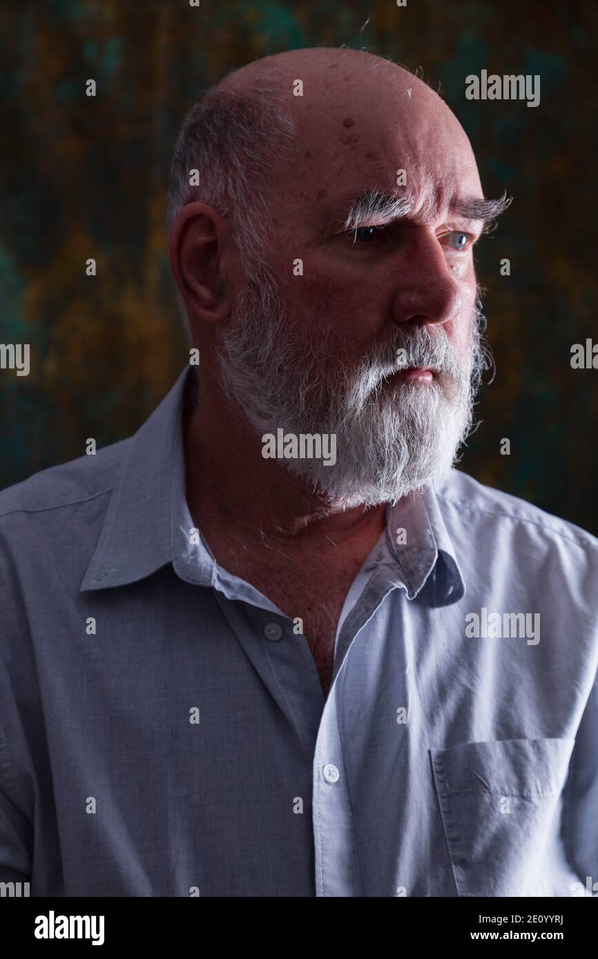 Portrait of an old man in his 70s Stock Photo - Alamy