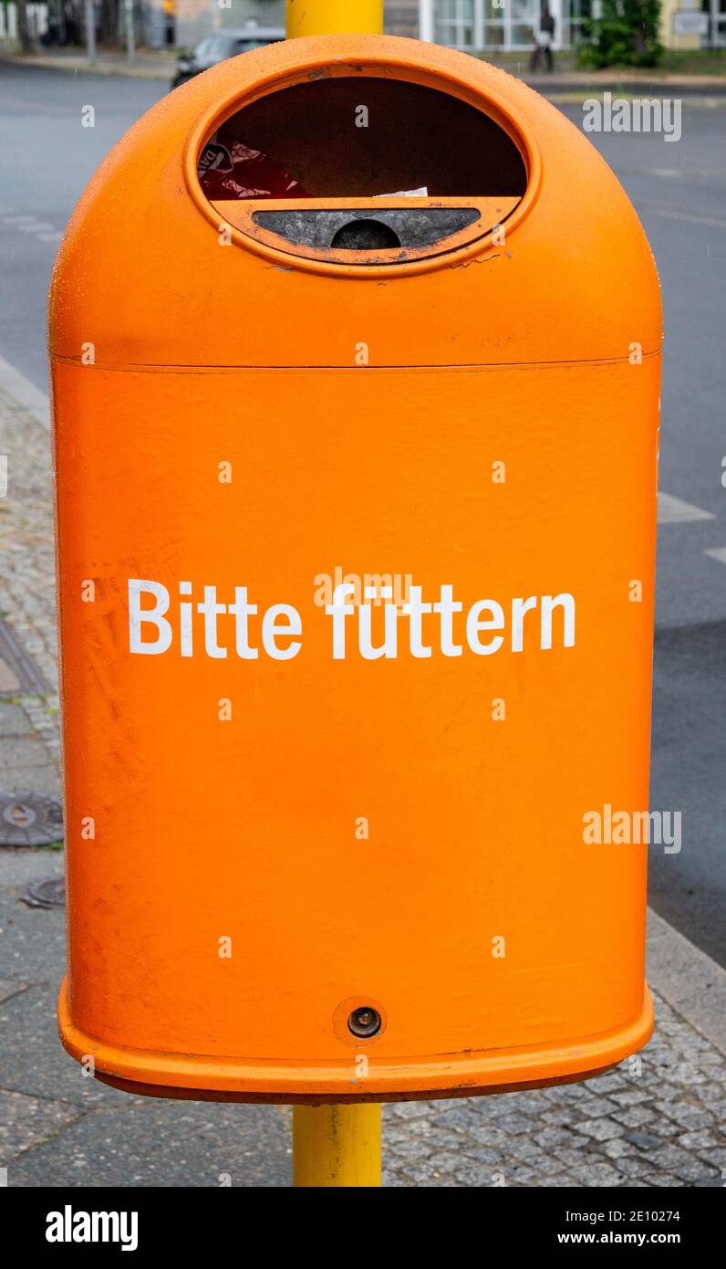 Funny garbage can hi-res stock photography and images - Alamy