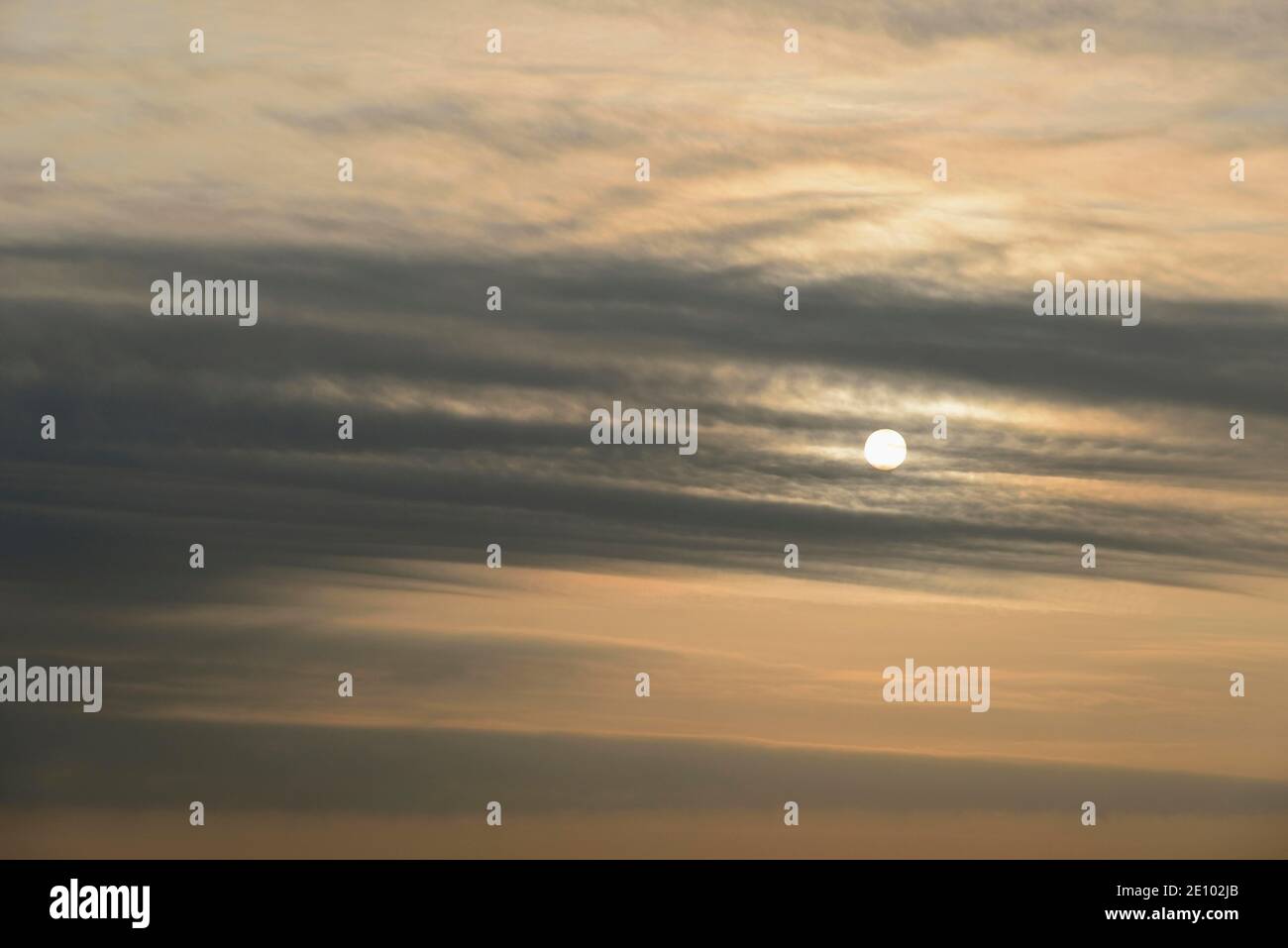 Stratus cloud stratus clouds hi-res stock photography and images - Alamy