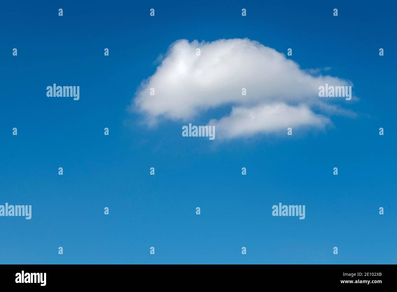 Cloud copy space hi-res stock photography and images - Alamy