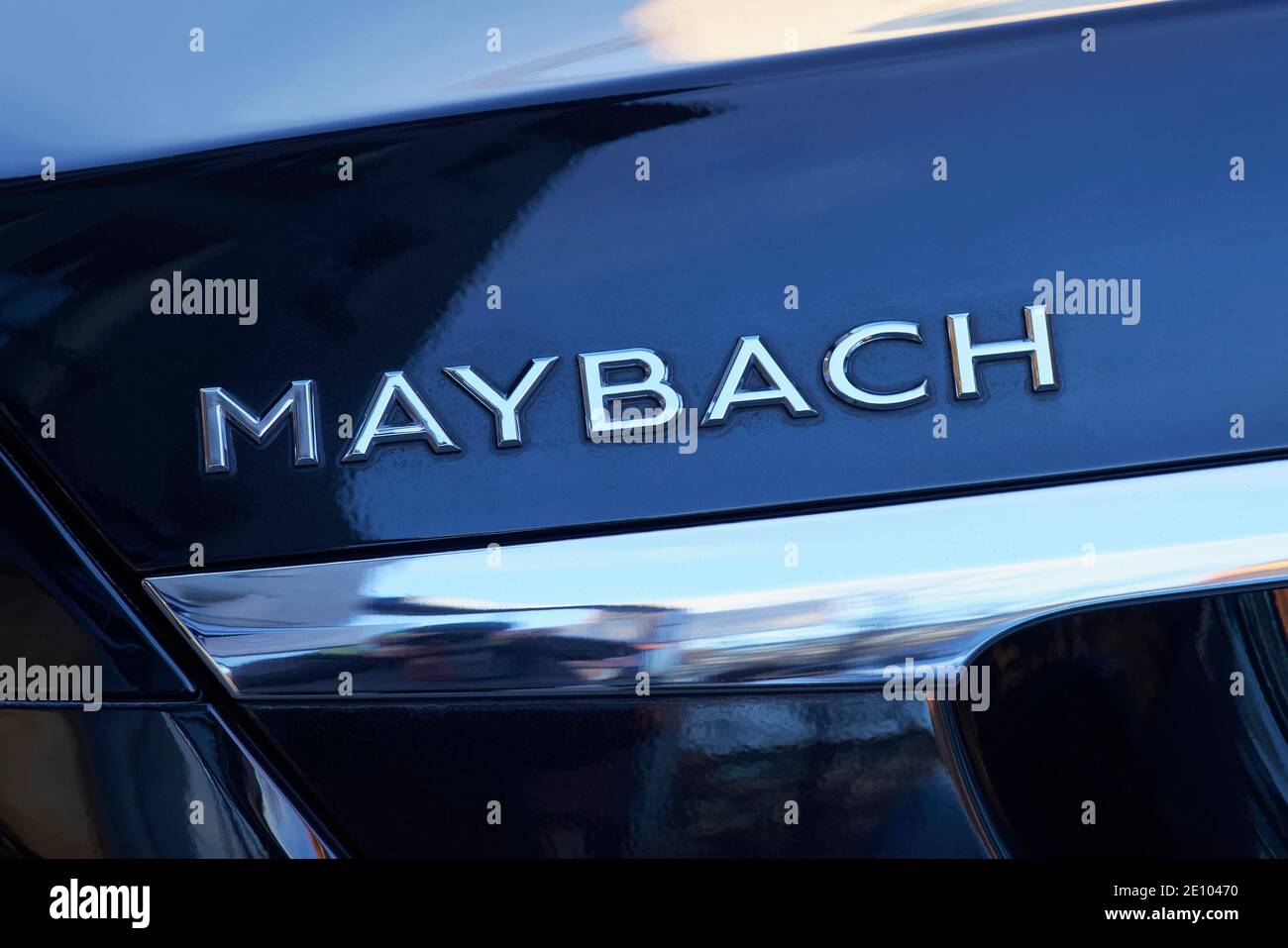 Mercedes maybach s class hi-res stock photography and images - Alamy