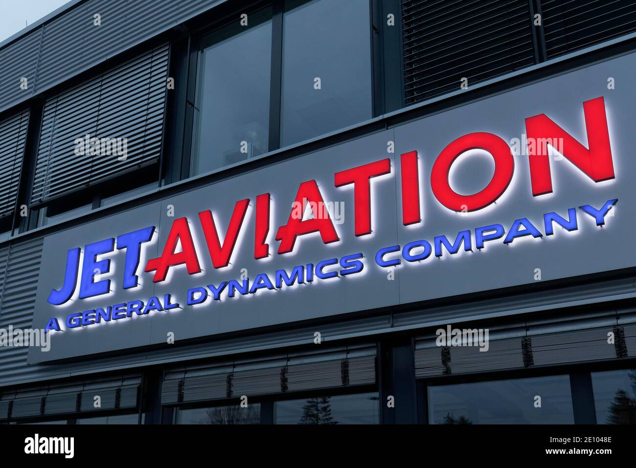 Air field airport aviation hi-res stock photography and images - Alamy