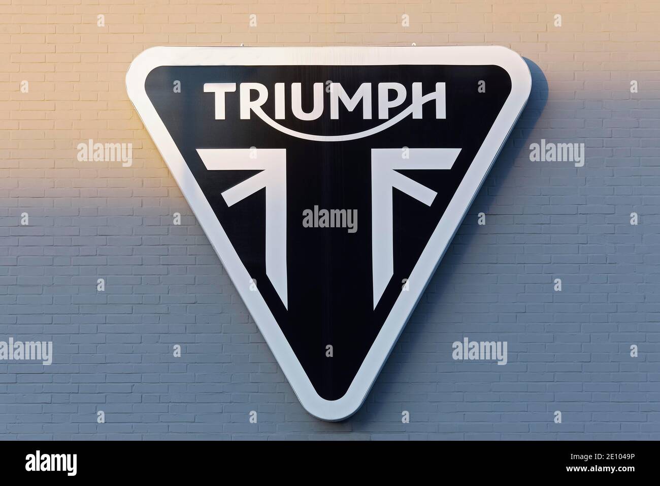 Triumph Motorcycle Logo Wallpapers Triumph Logo Flag 900 X 1500 | Blue