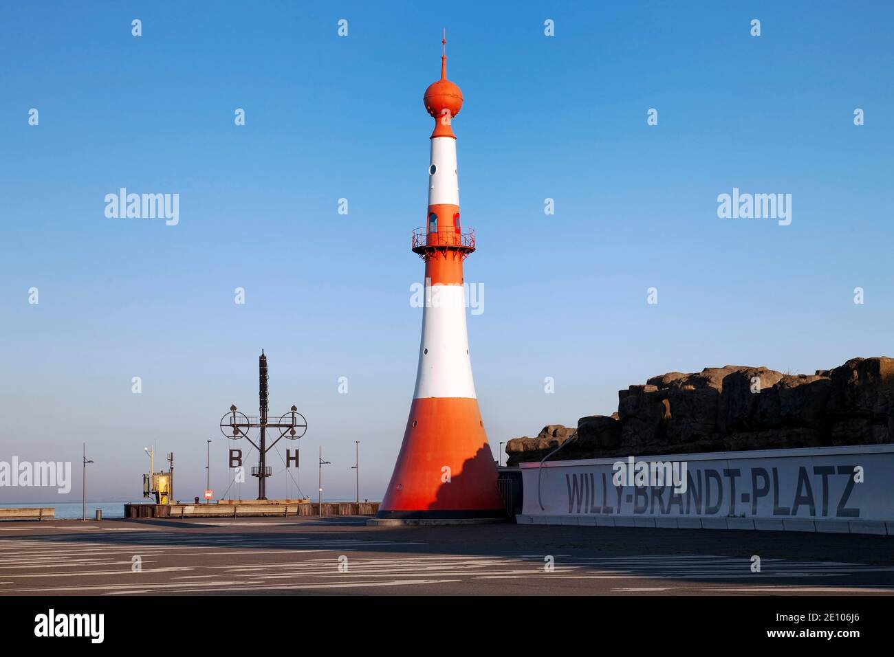 Willy-Brandt-Platz with lighthouse front light and semaphore, New ...