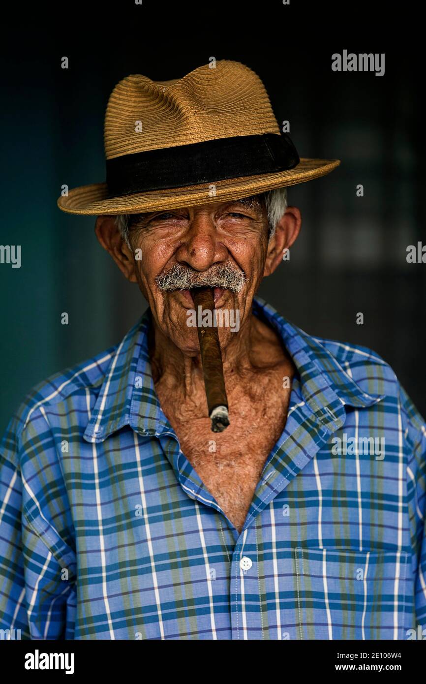 Cuban straw hat hi-res stock photography and images - Alamy