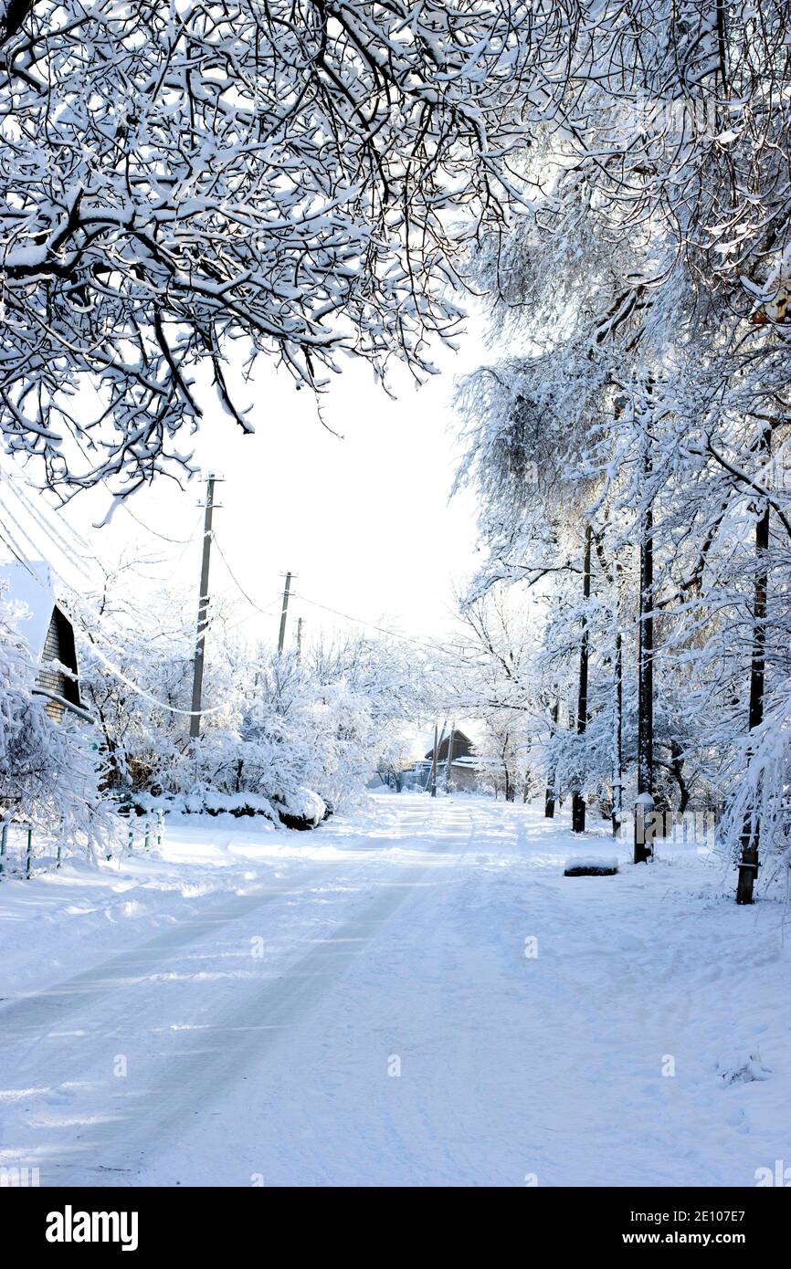 Frosty street hi-res stock photography and images - Alamy