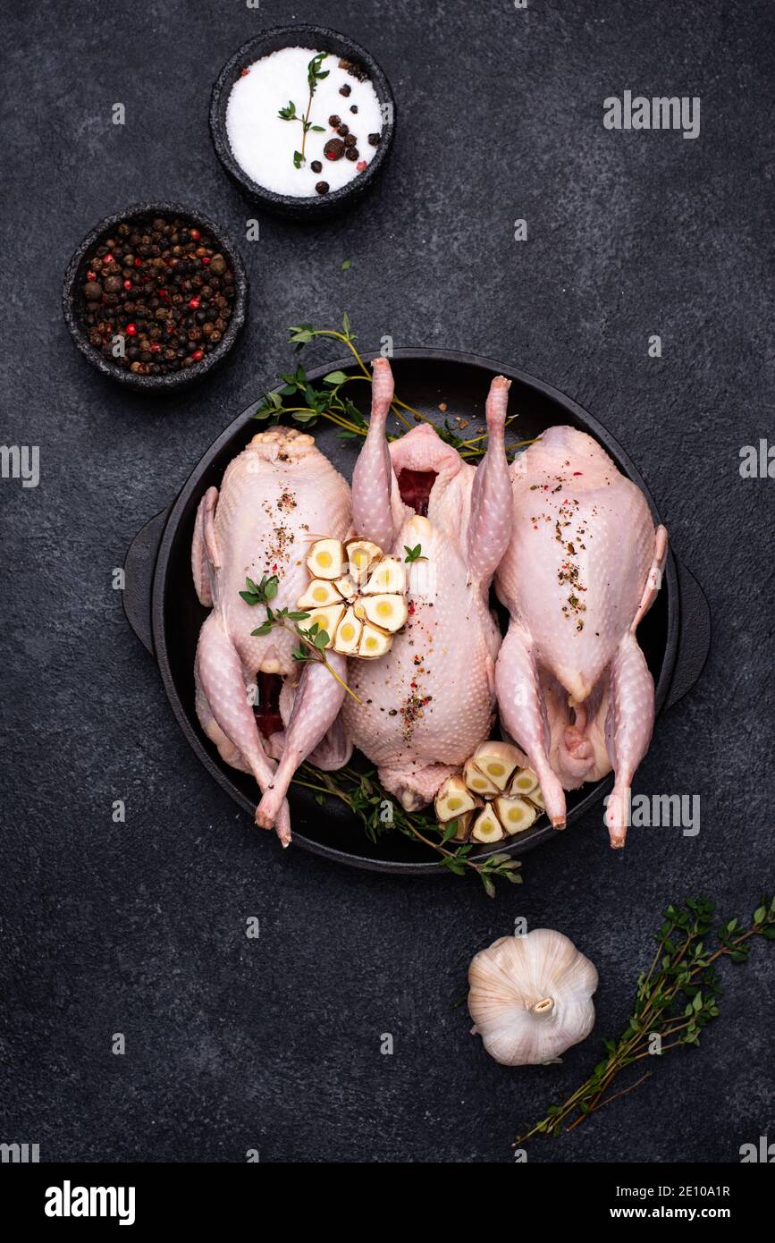 Raw uncooked quail meat hi-res stock photography and images - Alamy