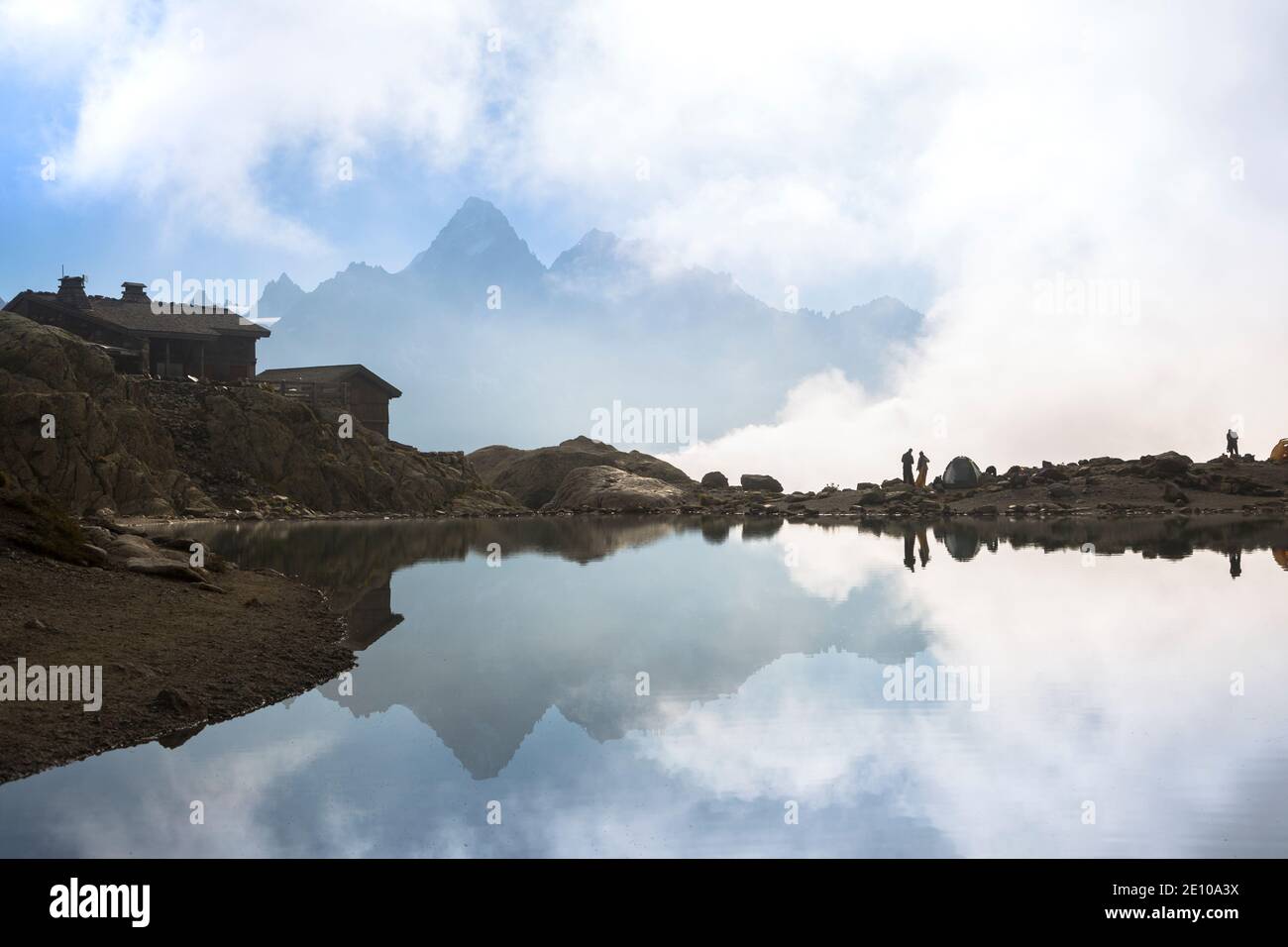 Lac Blanc - white lake in the Aiguilles Rouges nature reserve, people ...