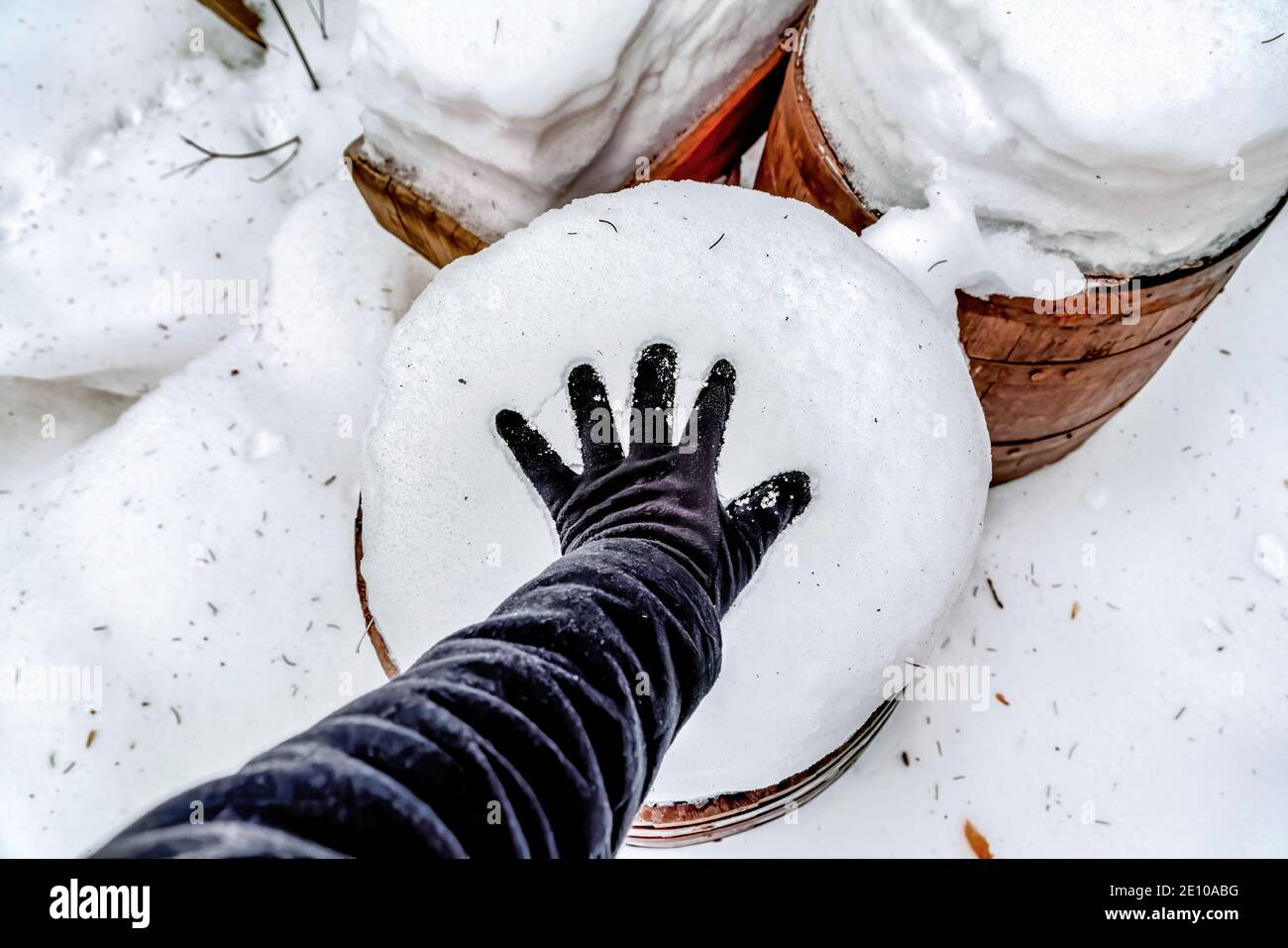 Old barrel snowy landscape hi-res stock photography and images - Alamy