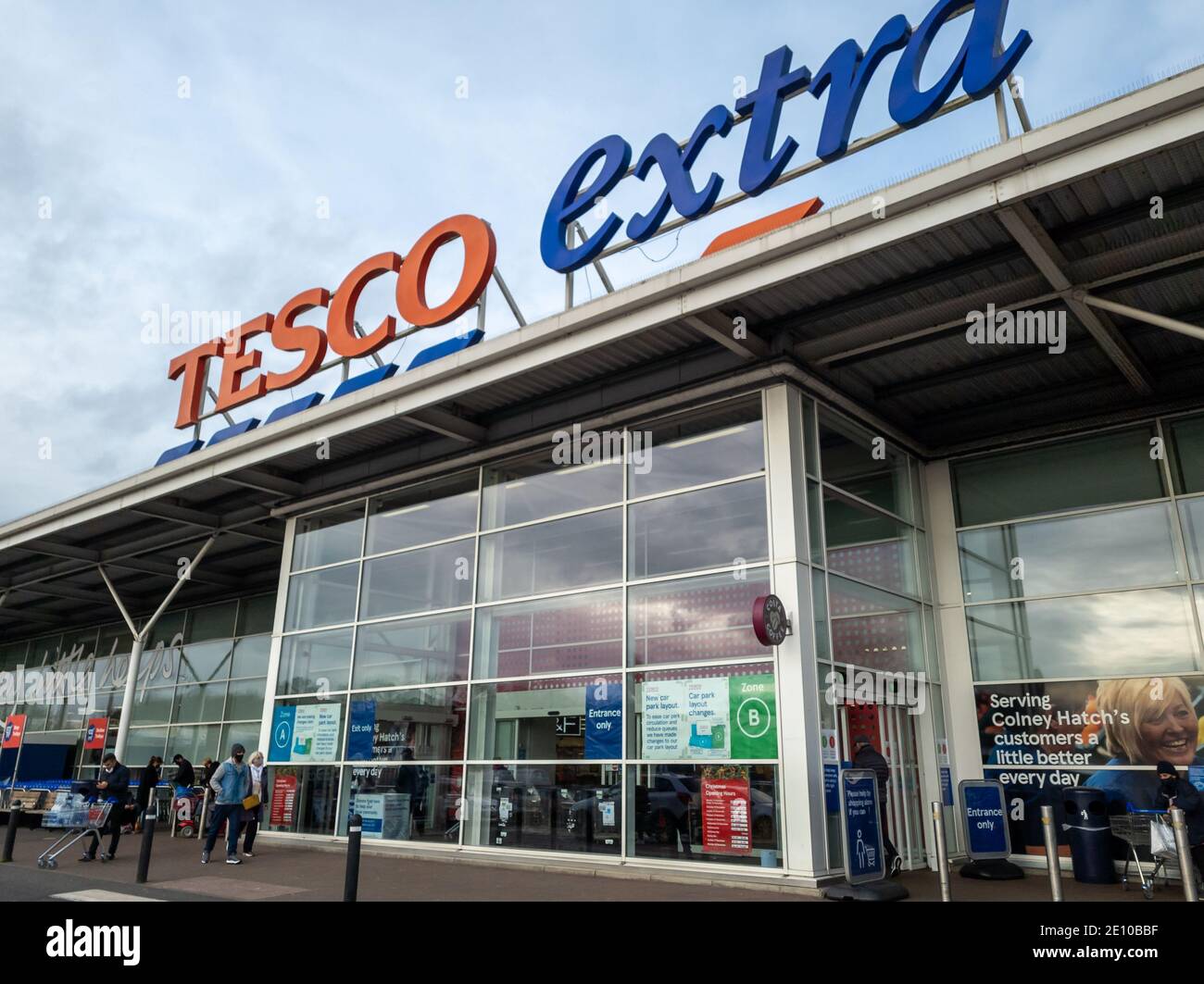 Tesco city entrance logo hi-res stock photography and images - Alamy