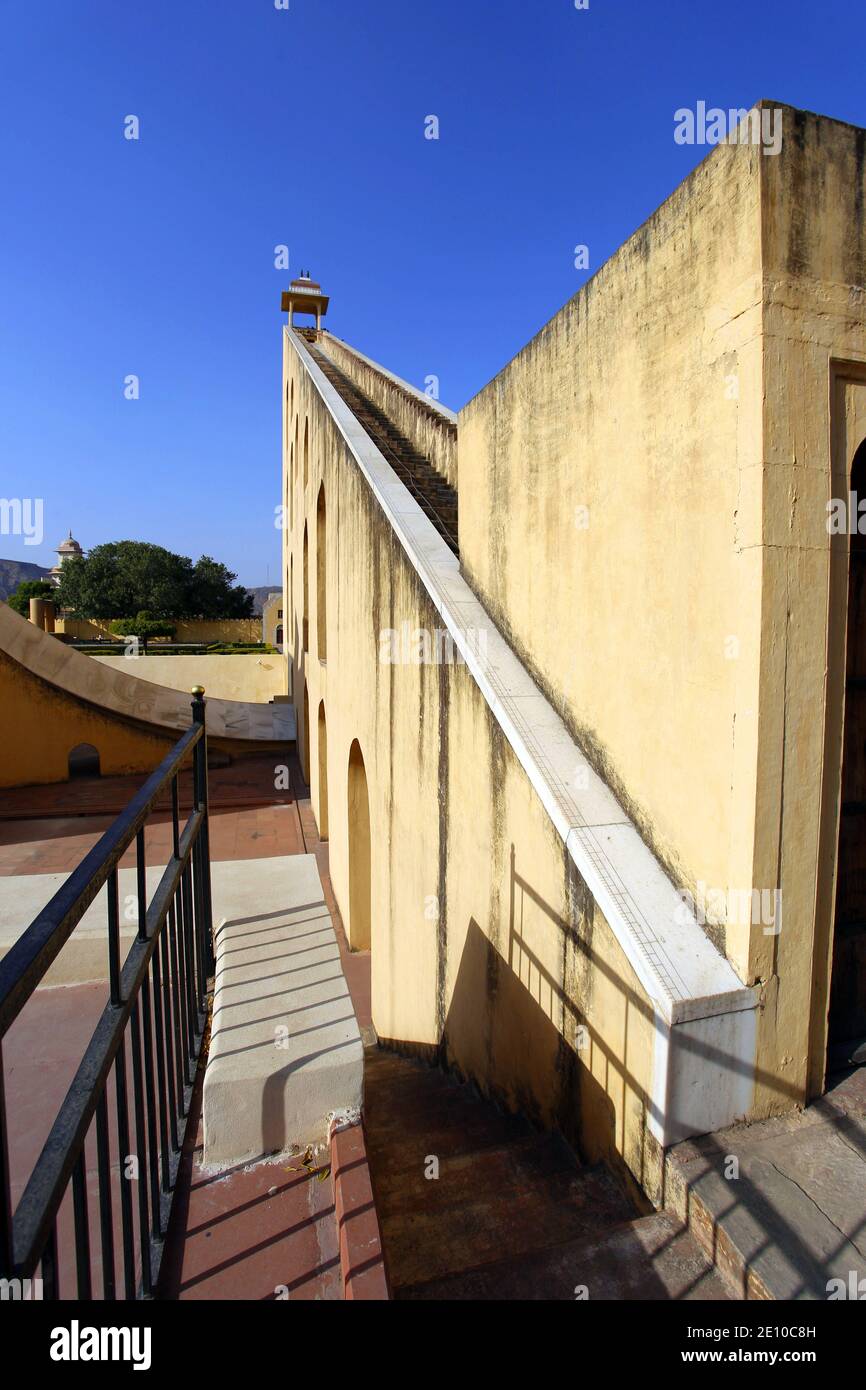 Large equinoctial sundial hi-res stock photography and images - Alamy
