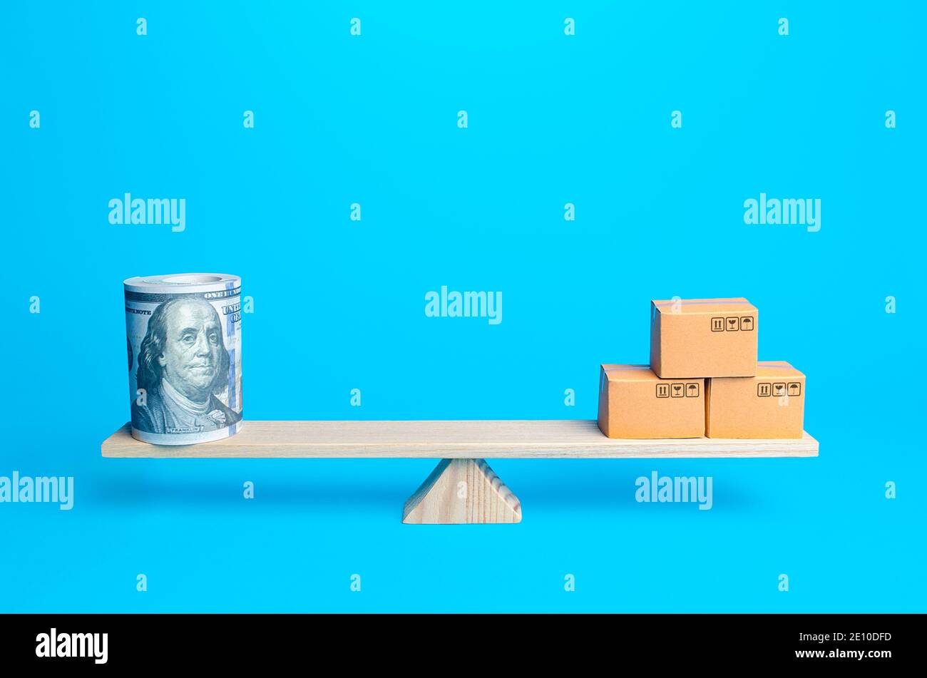 Minimum balance hi-res stock photography and images - Alamy