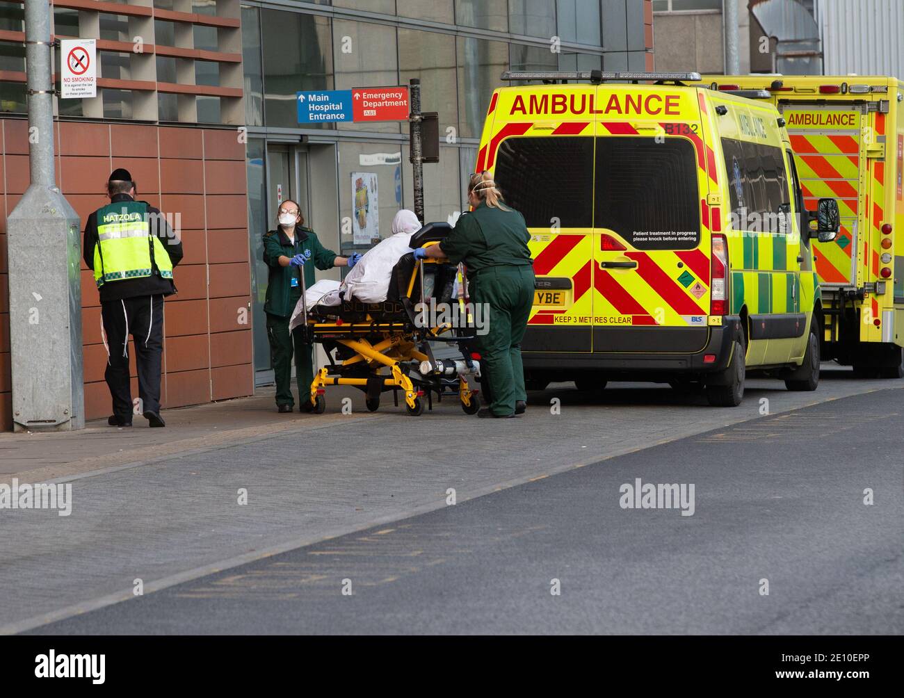 Severe covid patient uk hi-res stock photography and images - Alamy