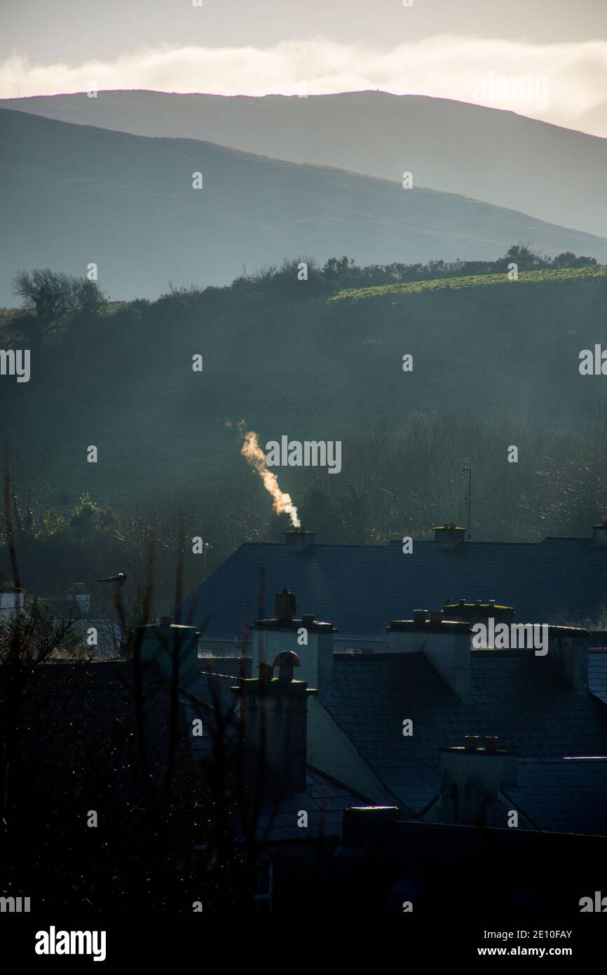 Turf house ireland hi-res stock photography and images - Alamy