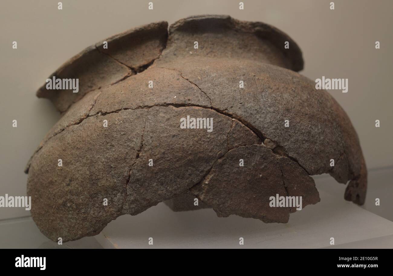 Archaeology pottery ceramic hi-res stock photography and images - Alamy