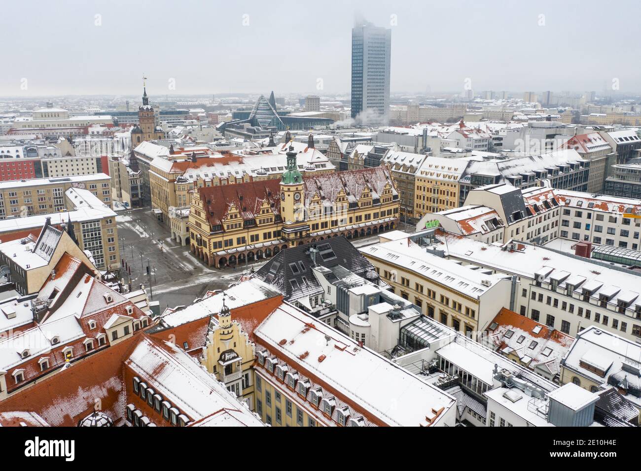 Leipzig, Germany. 03rd Jan, 2021. View over the market in the snow ...