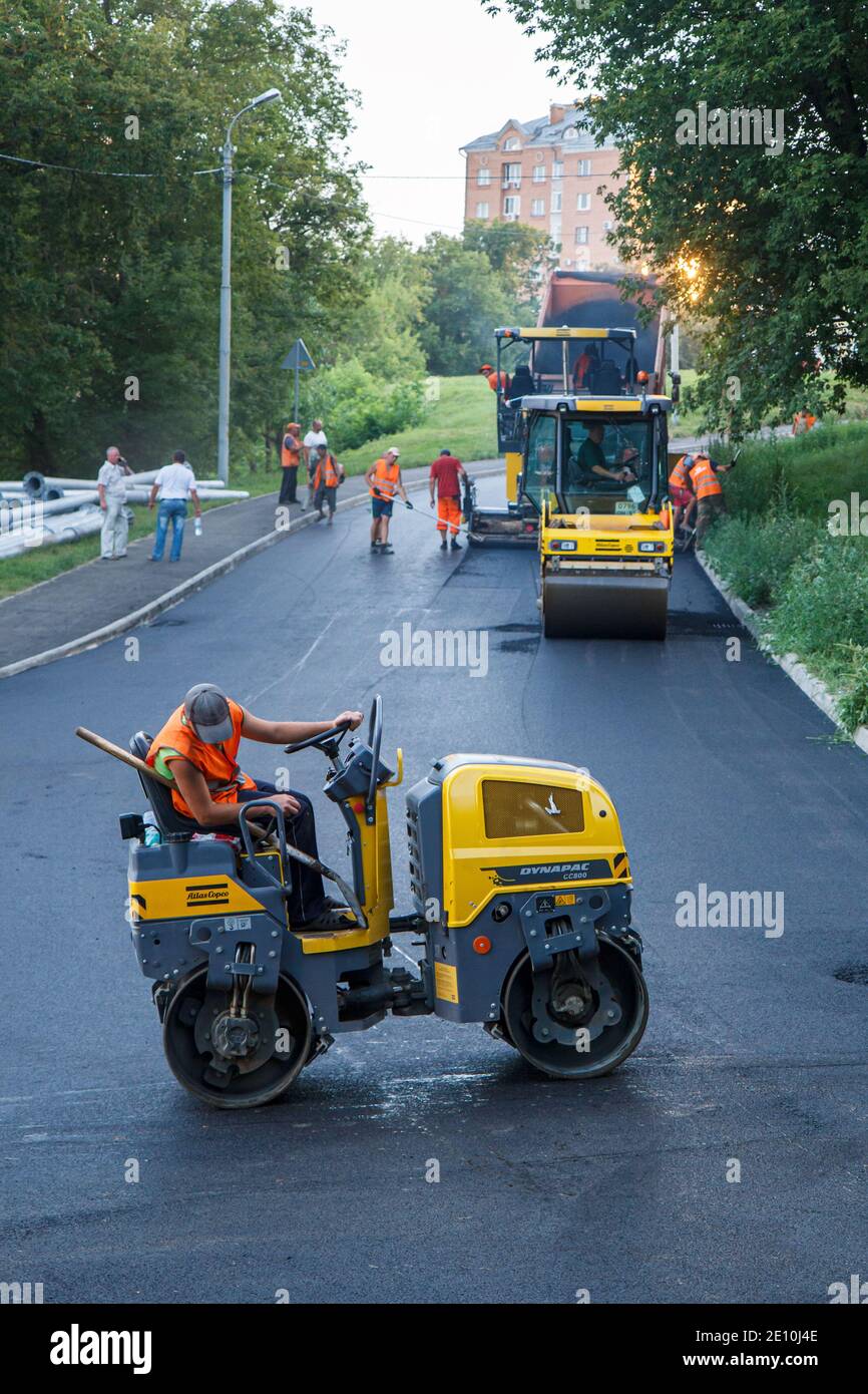 Paver roller hi-res stock photography and images - Alamy