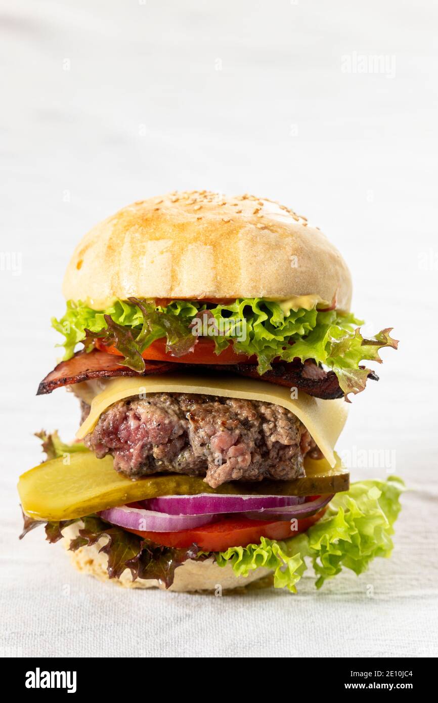 Closeup Of A Single Cheeseburger0 Stock Photo - Alamy