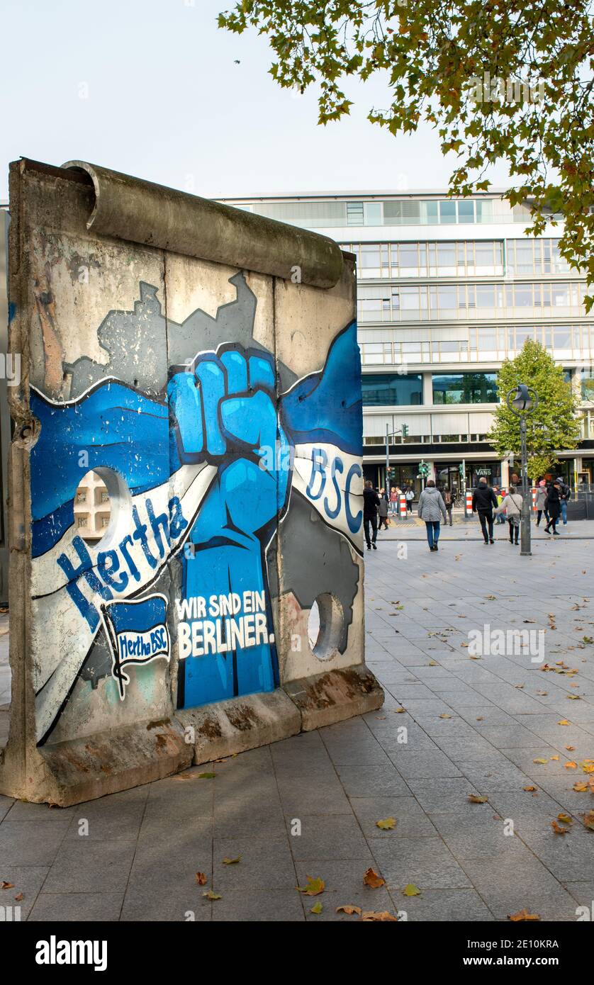 Football grafitti grafitti hi-res stock photography and images - Alamy