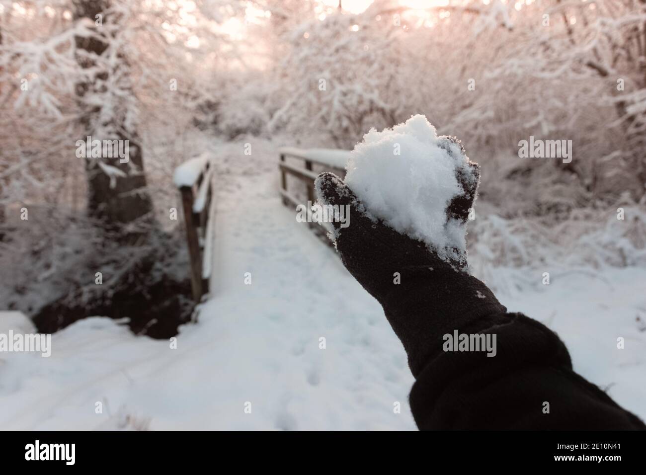 Vanishing hand hi-res stock photography and images - Alamy