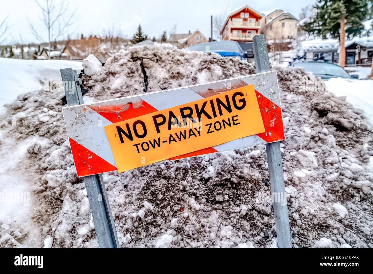 No Parking Tow Zone High Resolution Stock Photography and Images - Alamy