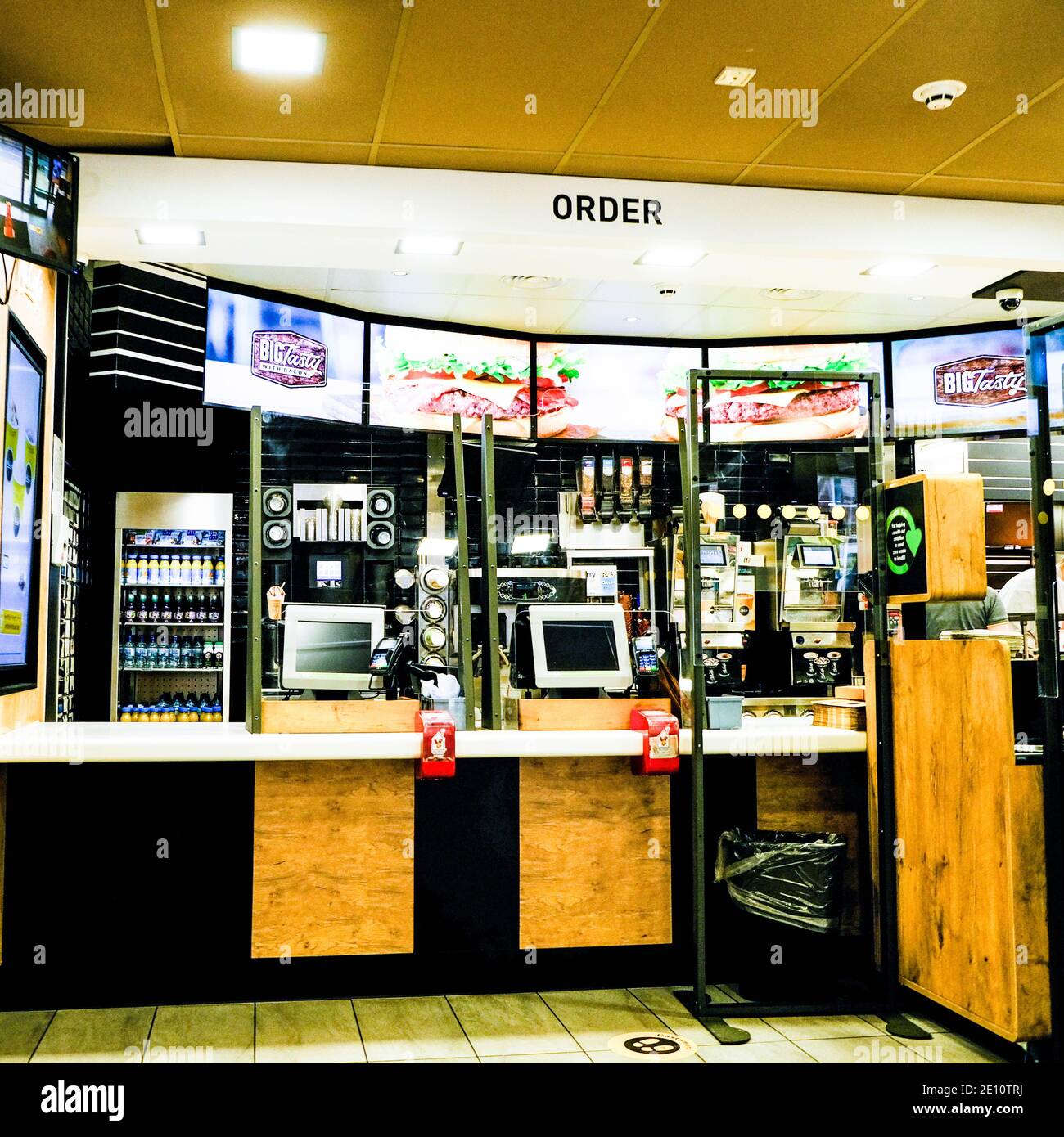 London takeaway shop interior hi-res stock photography and images - Alamy
