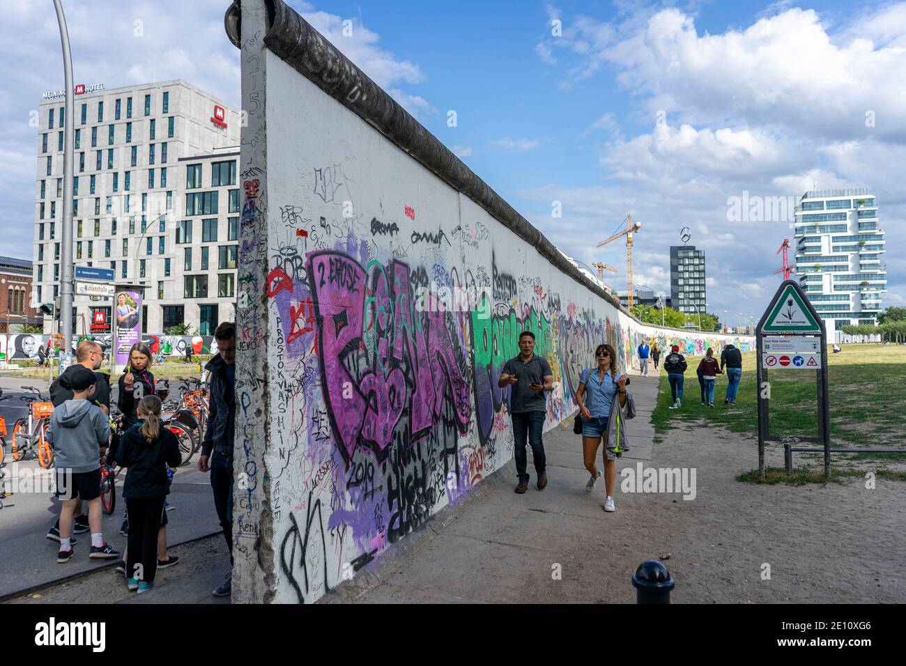 Berlin wall remains hi-res stock photography and images - Alamy