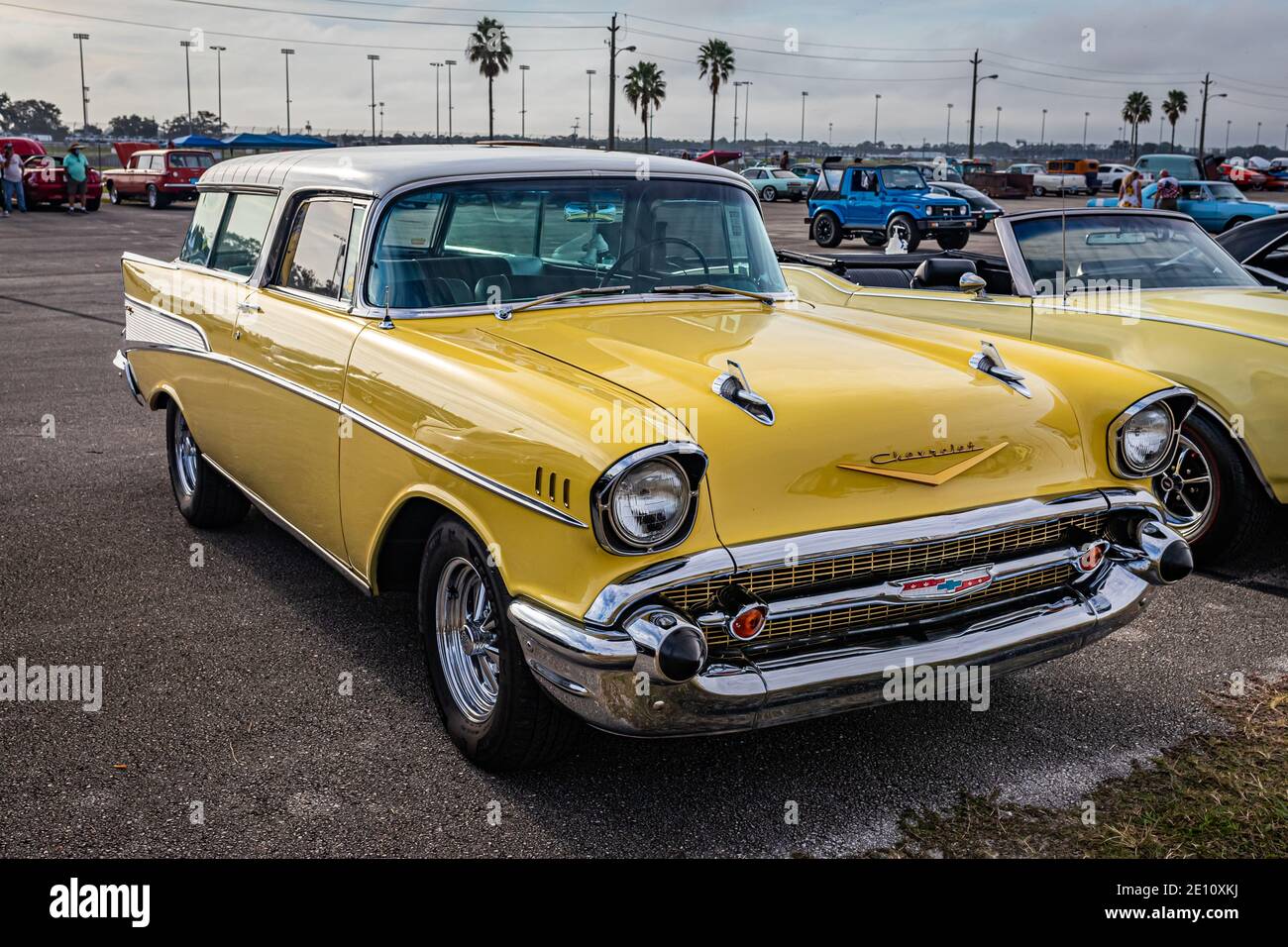 1957 chevy nomad station wagon hi-res stock photography and images - Alamy