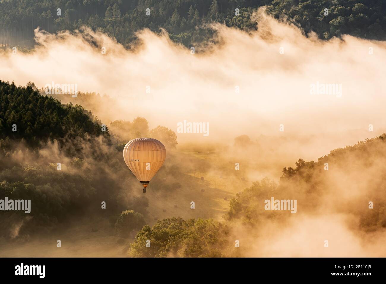 Hot air balloon over sea hi-res stock photography and images - Alamy