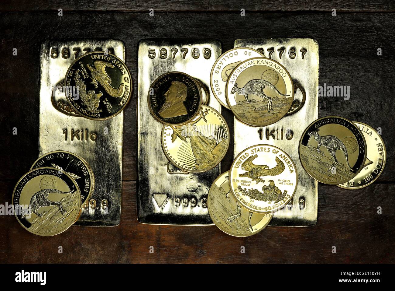Gold bars and gold coins hi-res stock photography and images - Alamy