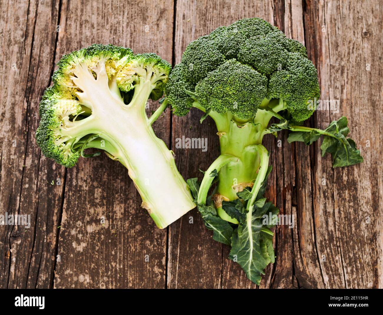 Broccoli cut in half hi-res stock photography and images - Alamy
