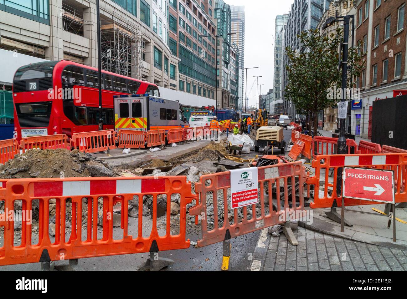 Bishopsgate road architecture hi-res stock photography and images - Alamy