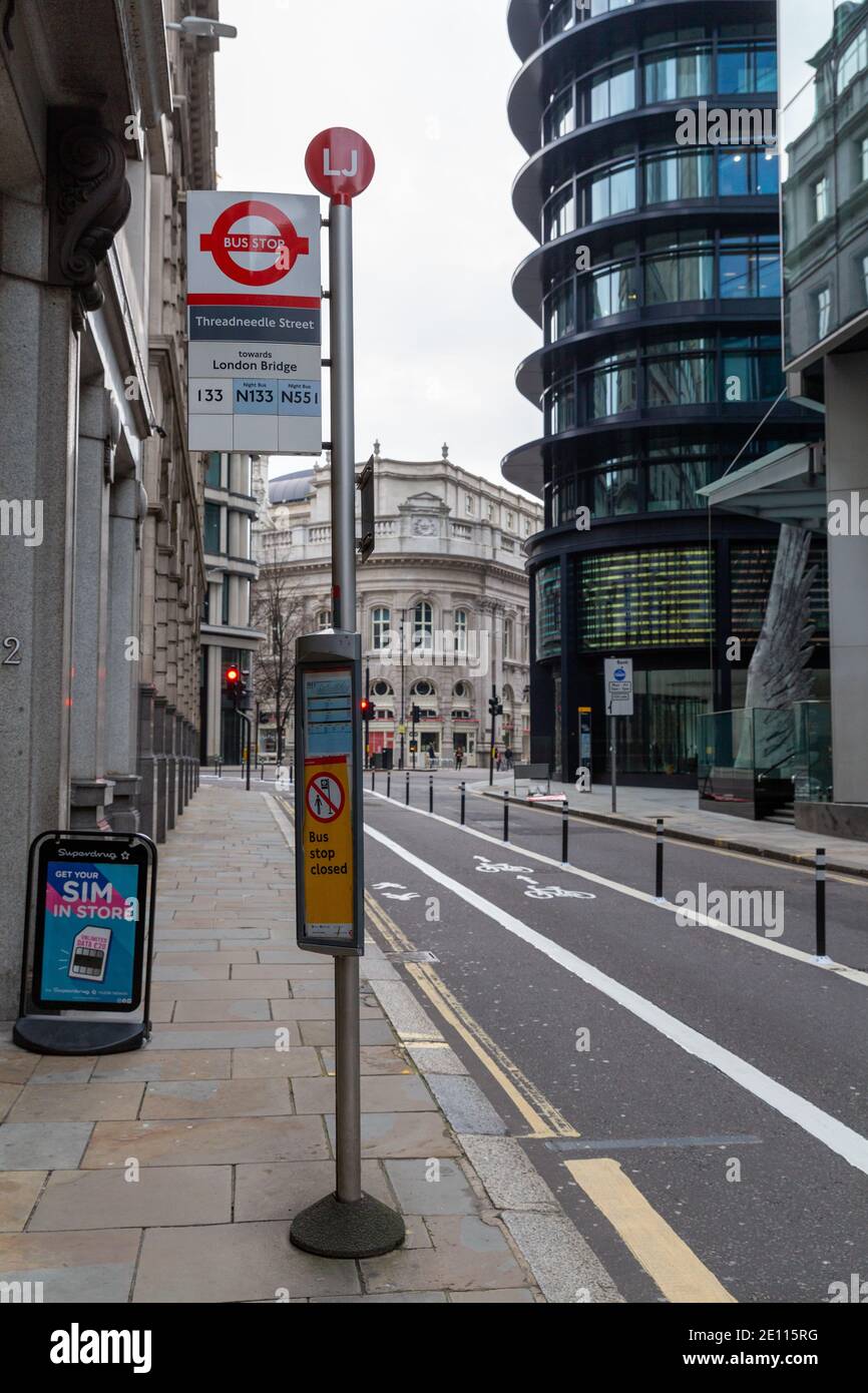 Threadneedle Street bus stop Stock Photo - Alamy