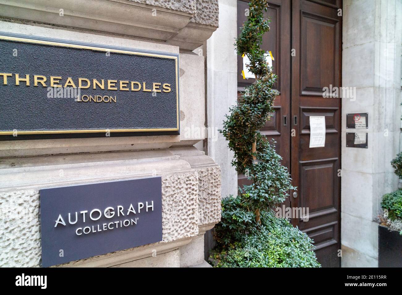 Threadneedles st hi-res stock photography and images - Alamy