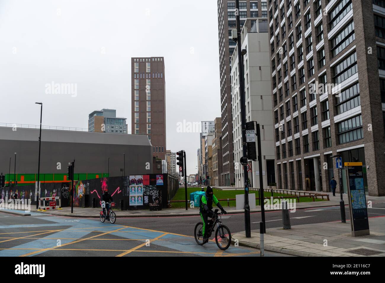 Landmark aldgate hi-res stock photography and images - Alamy