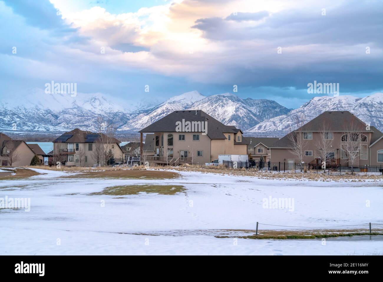 Winter landscape view valley hi-res stock photography and images - Alamy