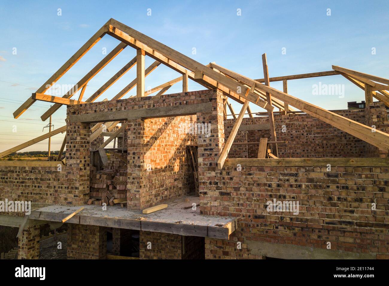 Installation progress rafters hi-res stock photography and images - Alamy