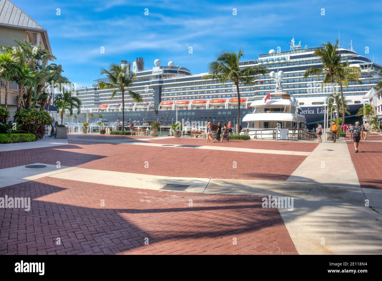 Cruise ship key west florida hi-res stock photography and images - Alamy