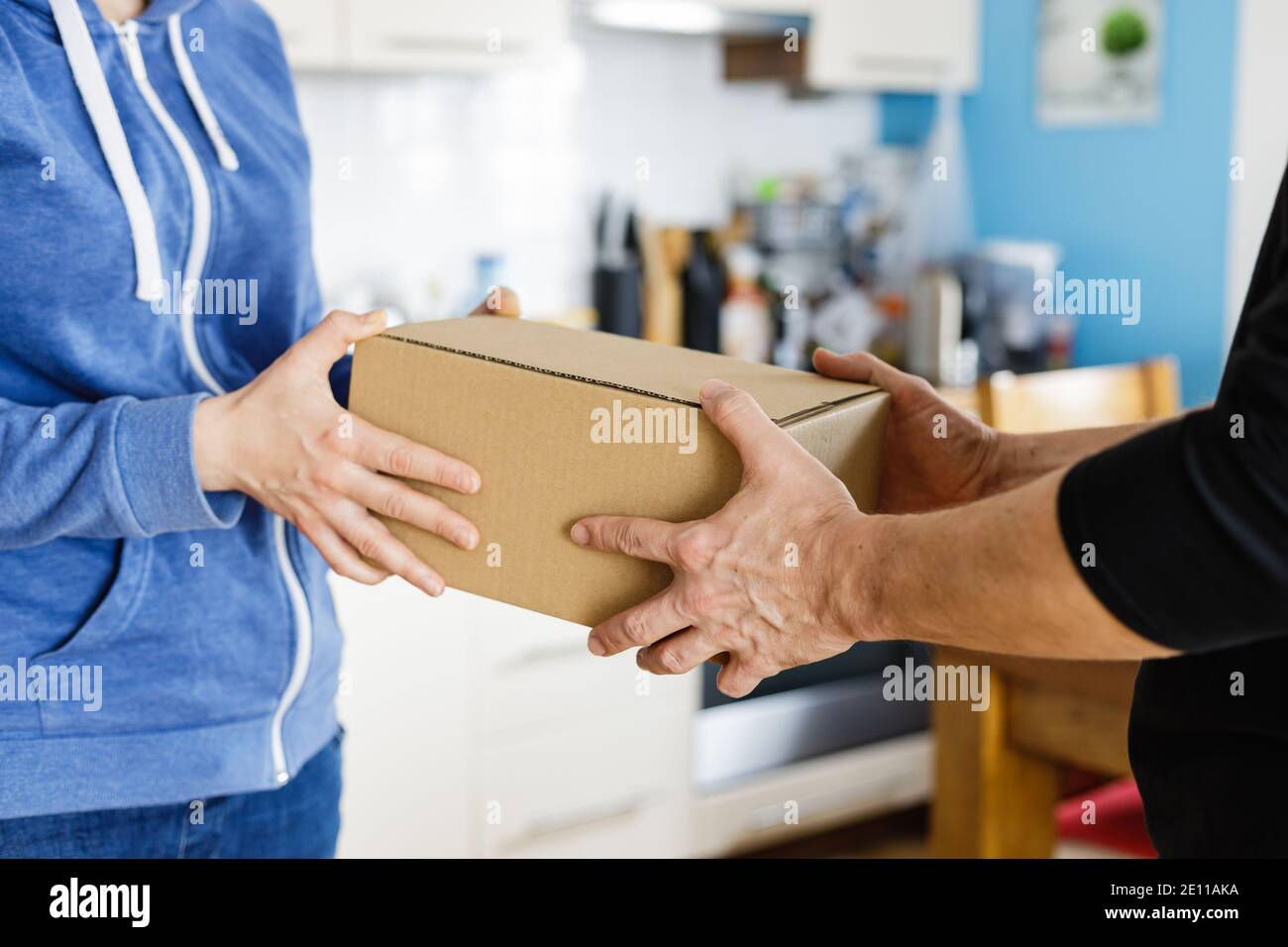 Delivery home package hi-res stock photography and images - Alamy