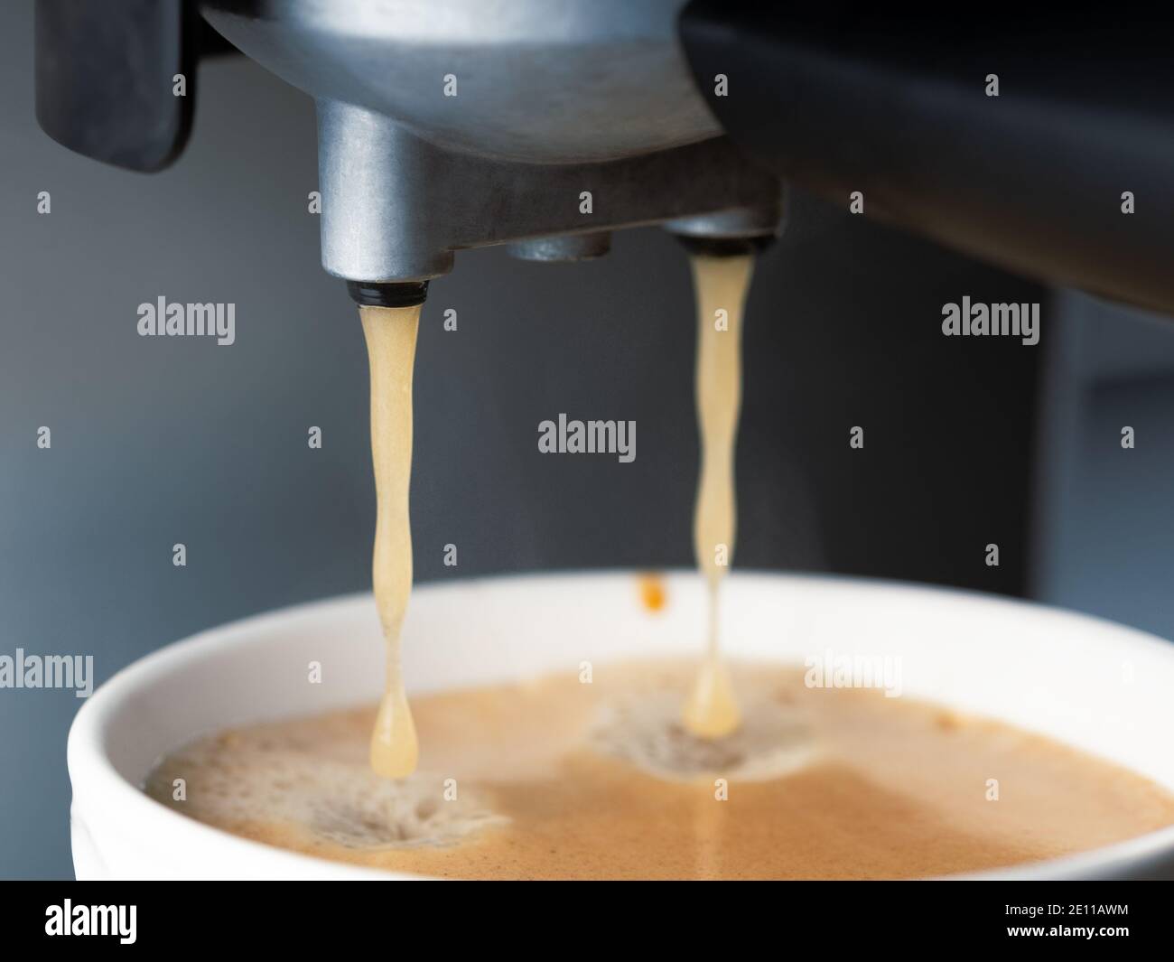 Filling up a cup hi-res stock photography and images - Alamy