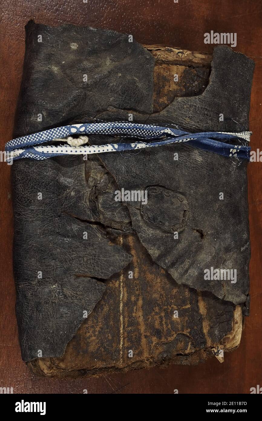 Timbuktu manuscripts hi-res stock photography and images - Alamy