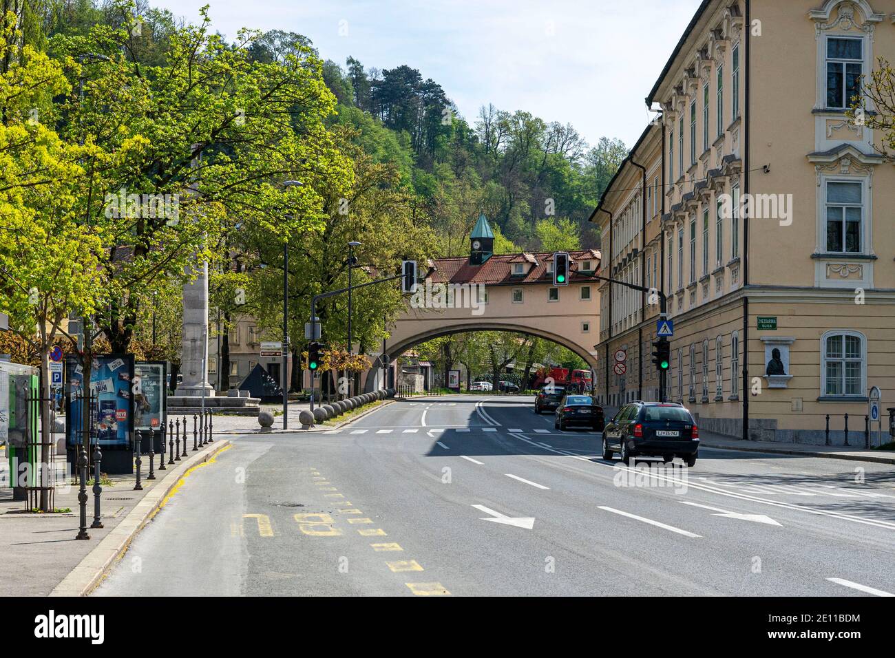 Building made as an arch over a street Stock Photo - Alamy