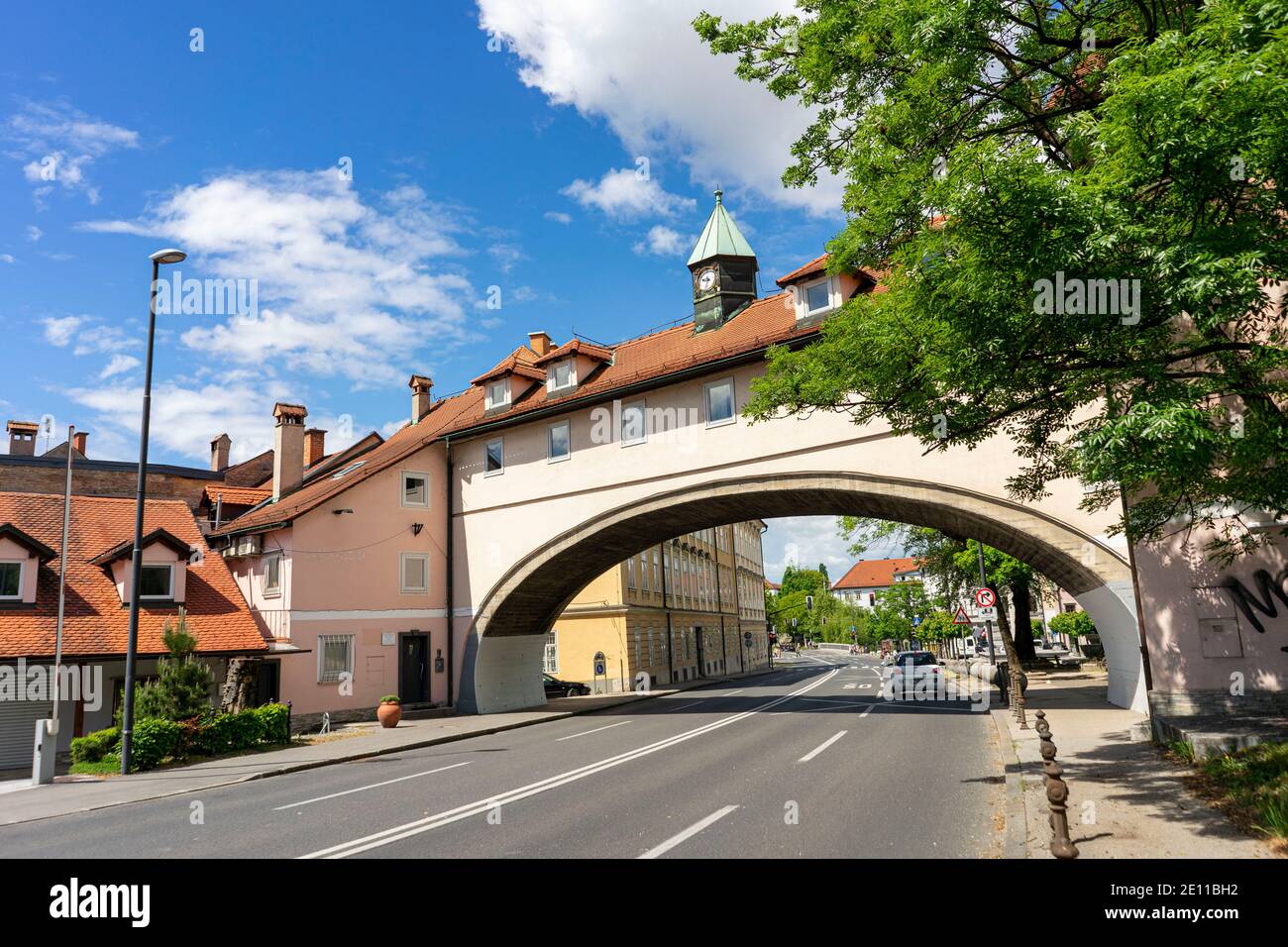 Building made as an arch over a street Stock Photo - Alamy
