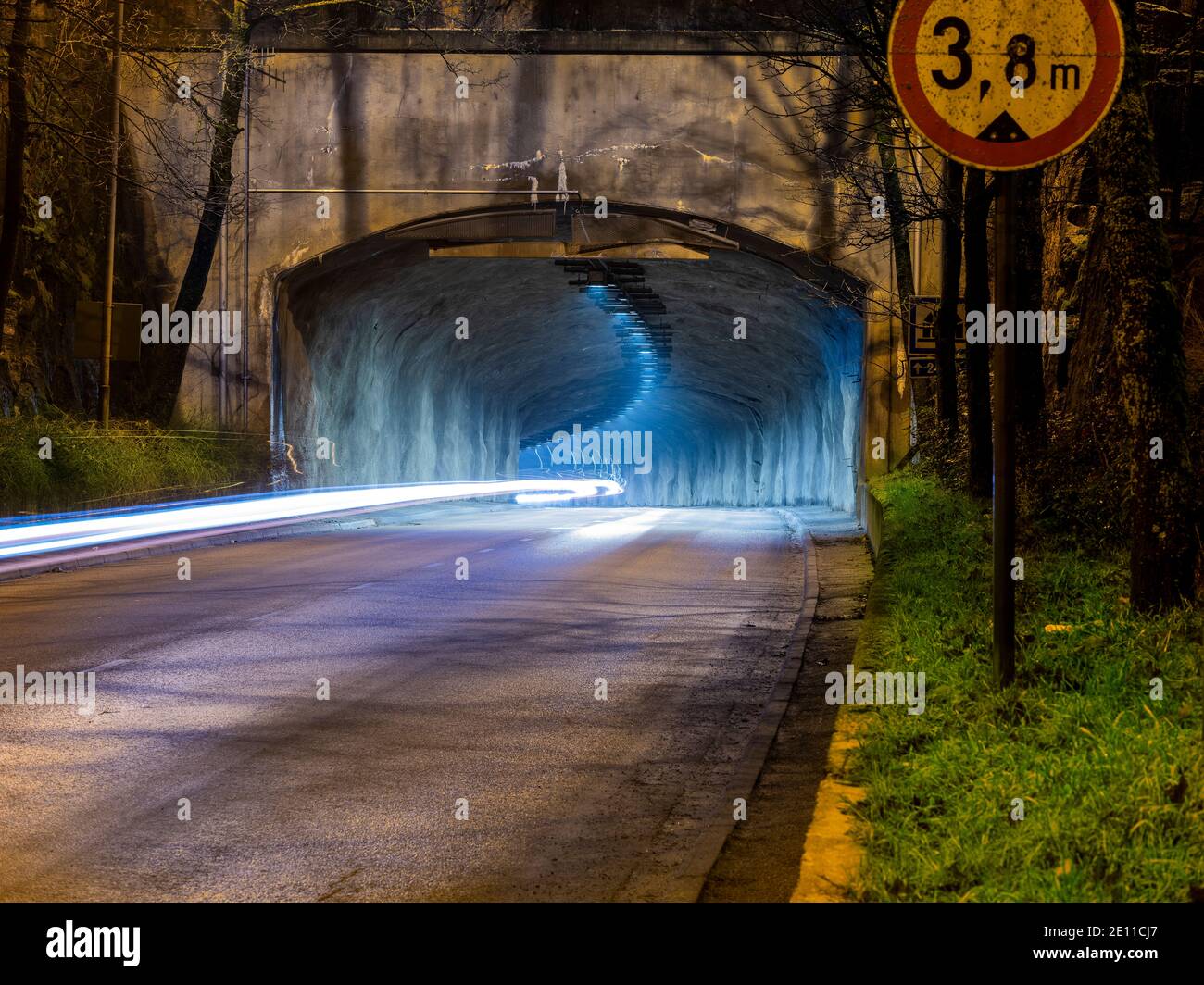 Highway tunnel hi-res stock photography and images - Alamy