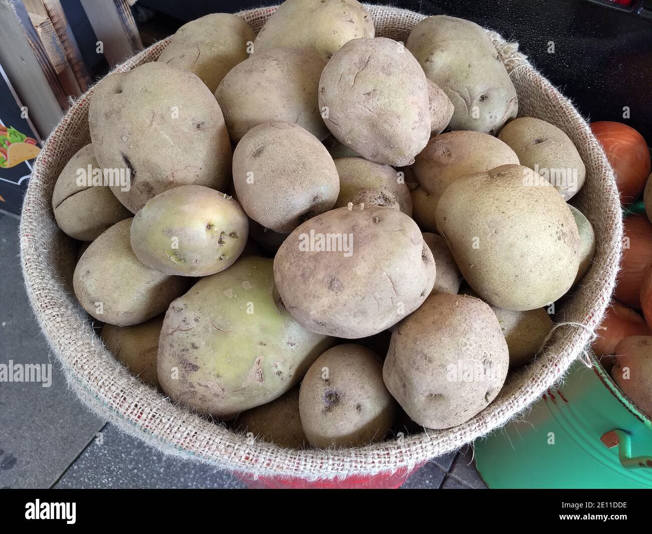 Potatoes supermarket hi-res stock photography and images - Alamy