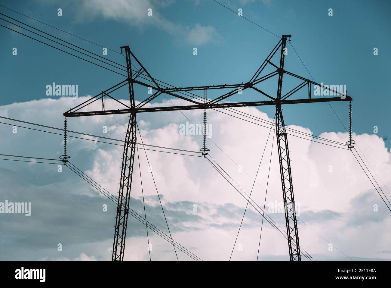 Tower cable line hi-res stock photography and images - Alamy