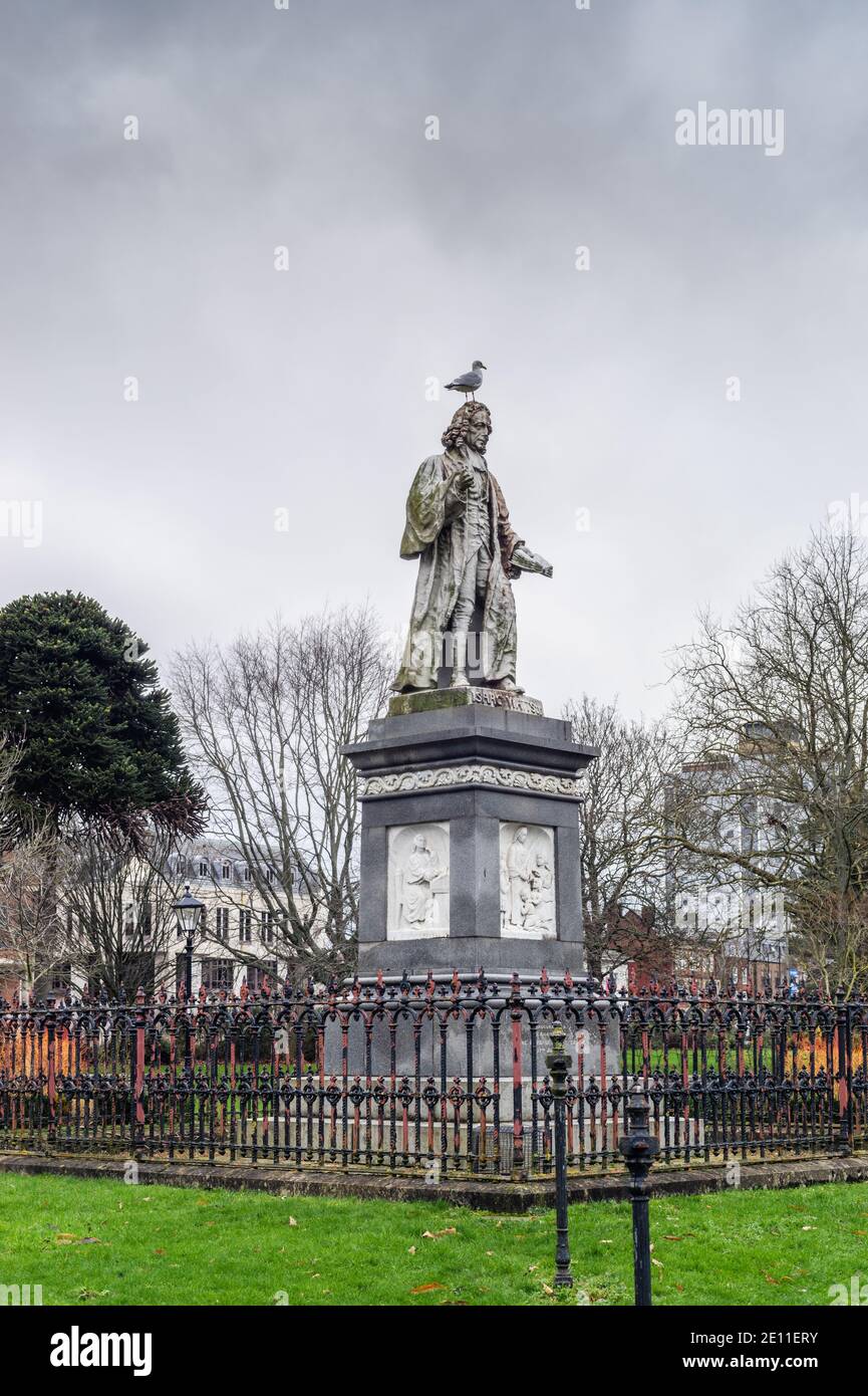 Isaac watts memorial statue hi-res stock photography and images - Alamy