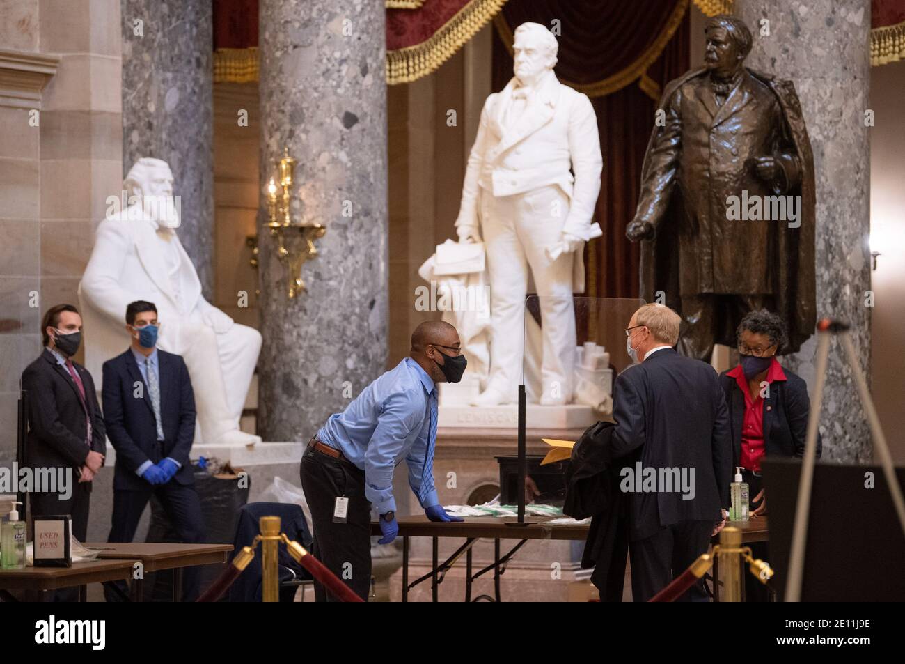 117th congress hi-res stock photography and images - Alamy