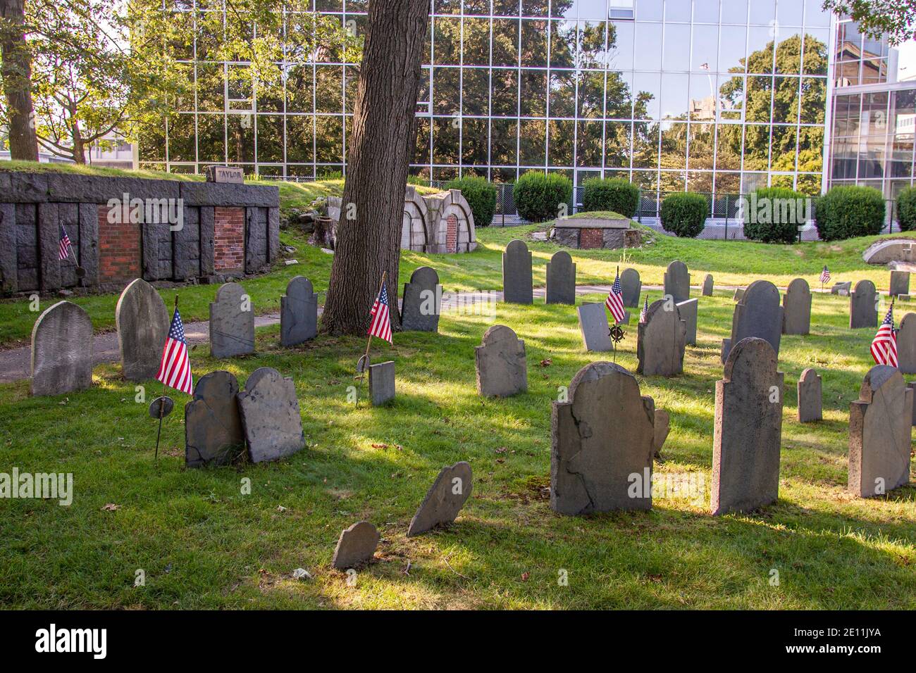 Historic cemeteries in massachusetts hi-res stock photography and ...