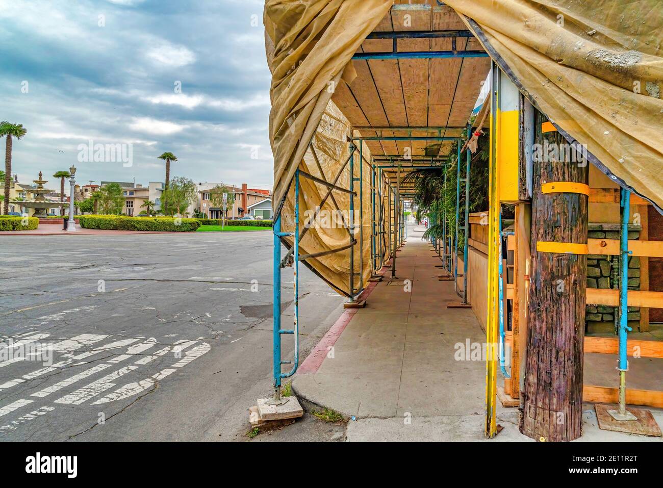Under pathway beach hi-res stock photography and images - Alamy